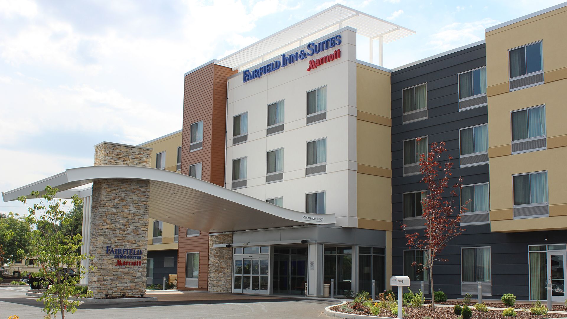 The Fairfield Inn and Suites - Swenson Say Fagét